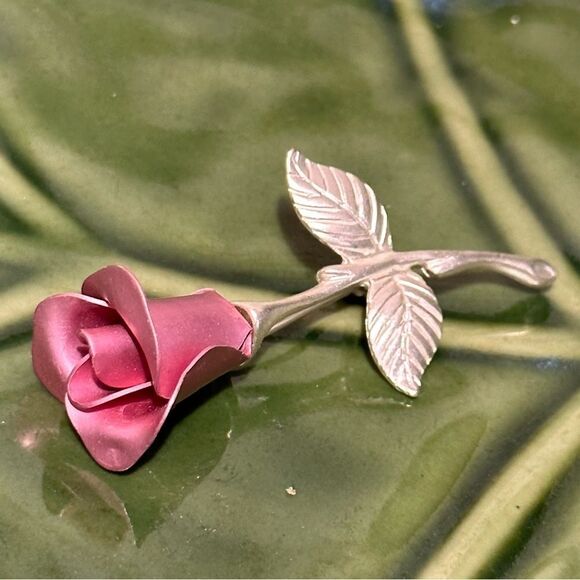 Avon | Jewelry | Vintageavonsilvertonerosebrooch | Poshmark